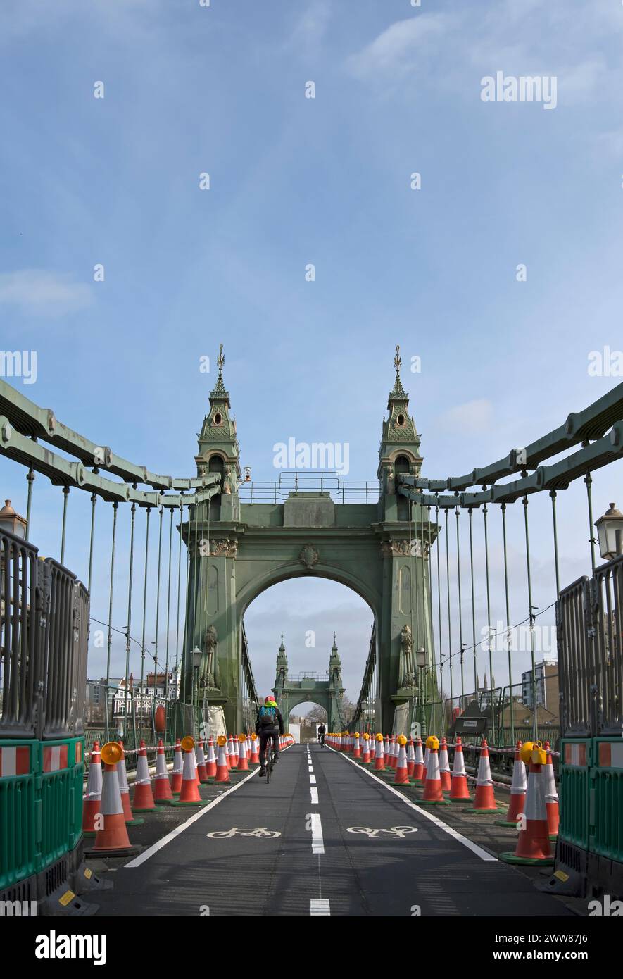 Bi directional cycle lane hi-res stock photography and images - Alamy