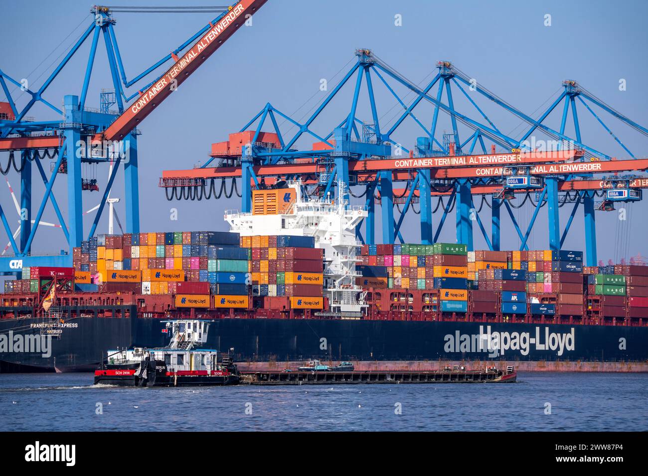 Container Terminal Altenwerder, Hapag-Lloyd container ship Frankfurt ...
