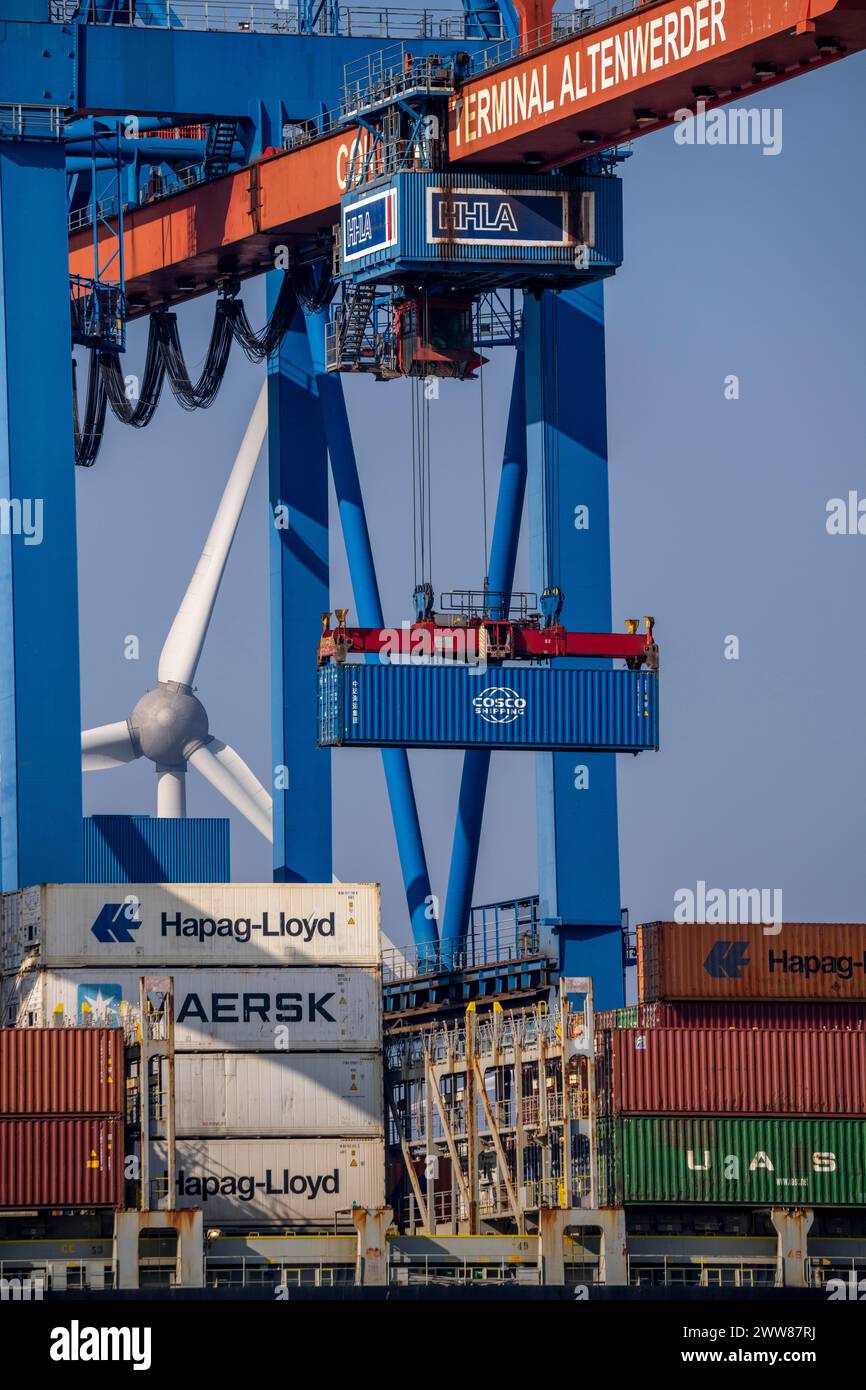 Port of Hamburg, Container Terminal Altenwerder, container ship during ...