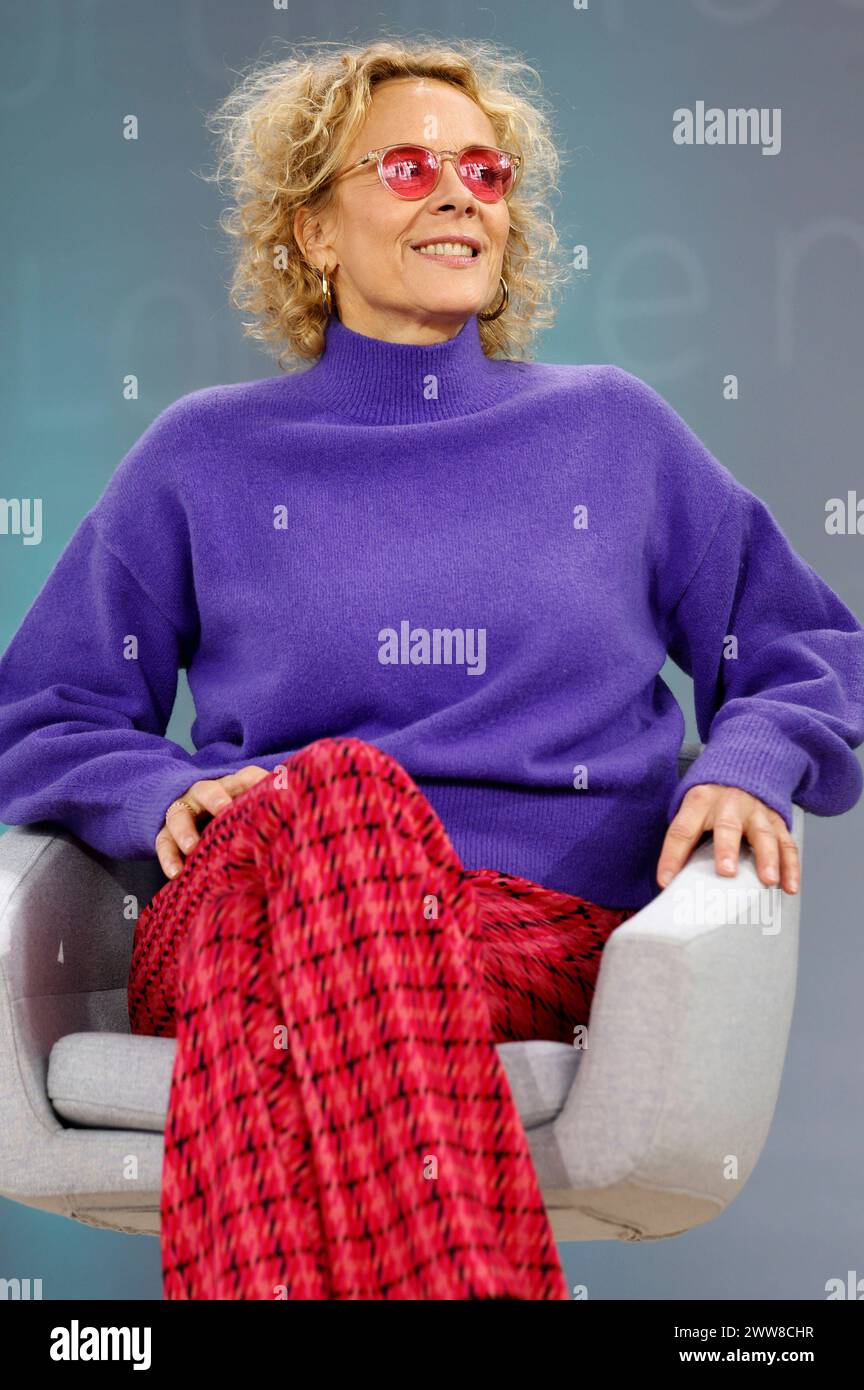 Katja Riemann im Gespräch zu ihrem Buch Zeit der Zäune auf der ARD, ZDF ...