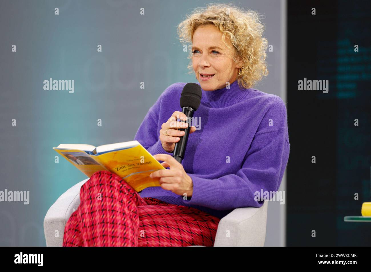 Katja Riemann im Gespräch zu ihrem Buch Zeit der Zäune auf der ARD, ZDF ...