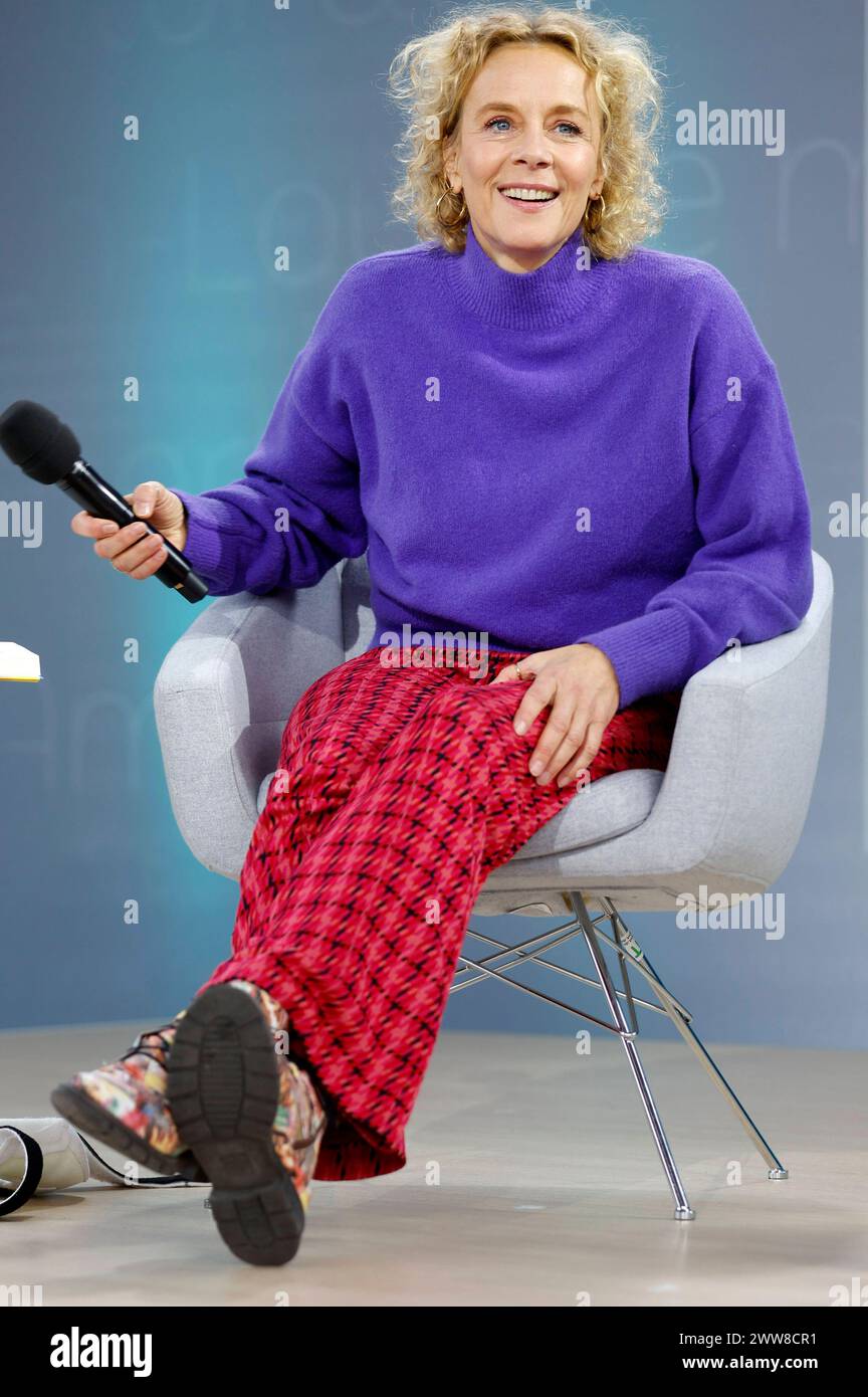 Katja Riemann im Gespräch zu ihrem Buch Zeit der Zäune auf der ARD, ZDF ...