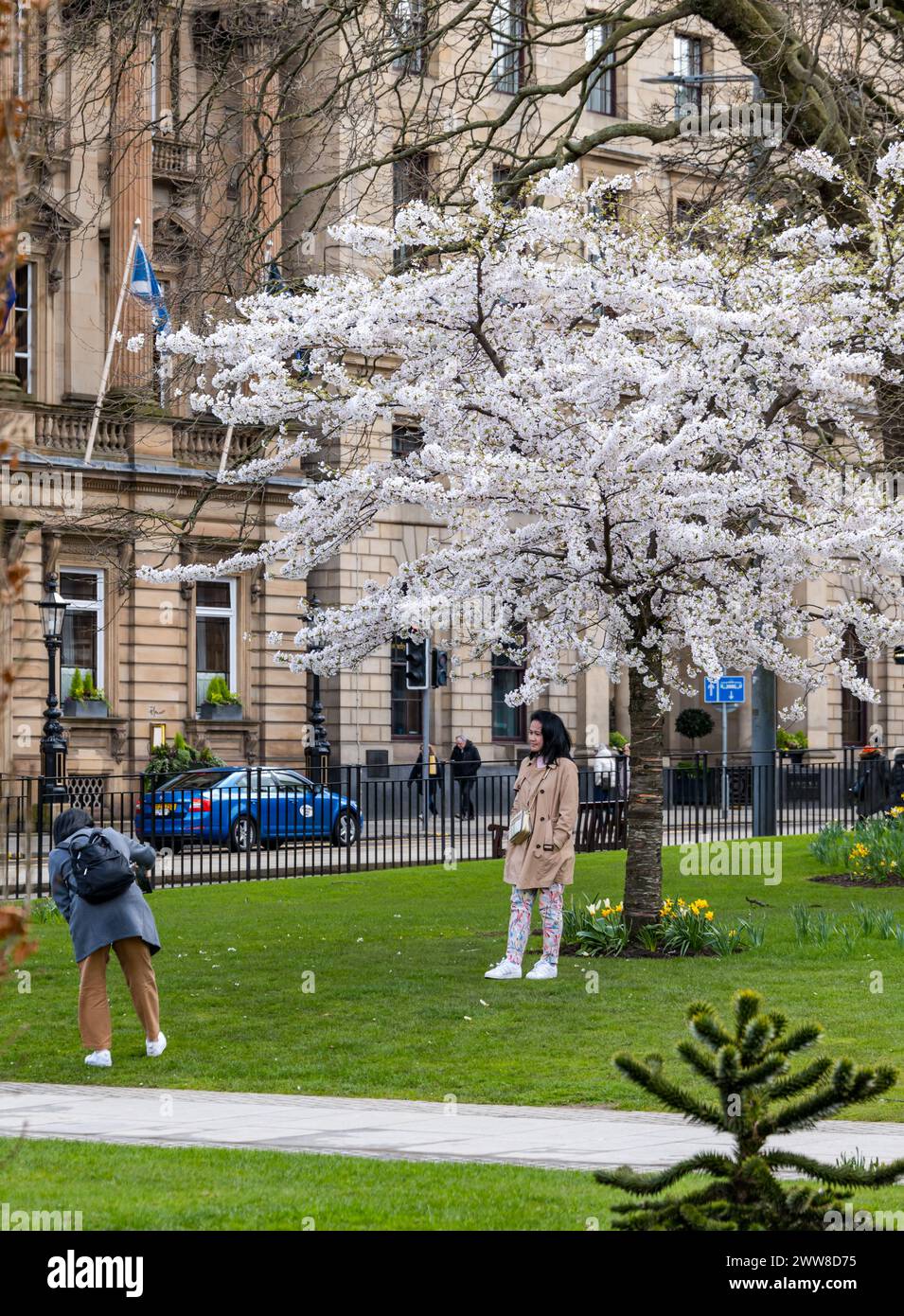 St Andrew Square, Edinburgh, Scotland, UK, 22nd March 2024. UK Weather ...