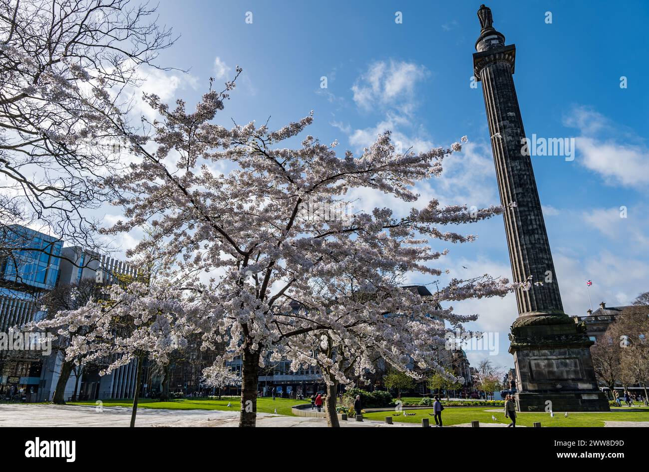 St Andrew Square, Edinburgh, Scotland, UK, 22nd March 2024. UK Weather ...