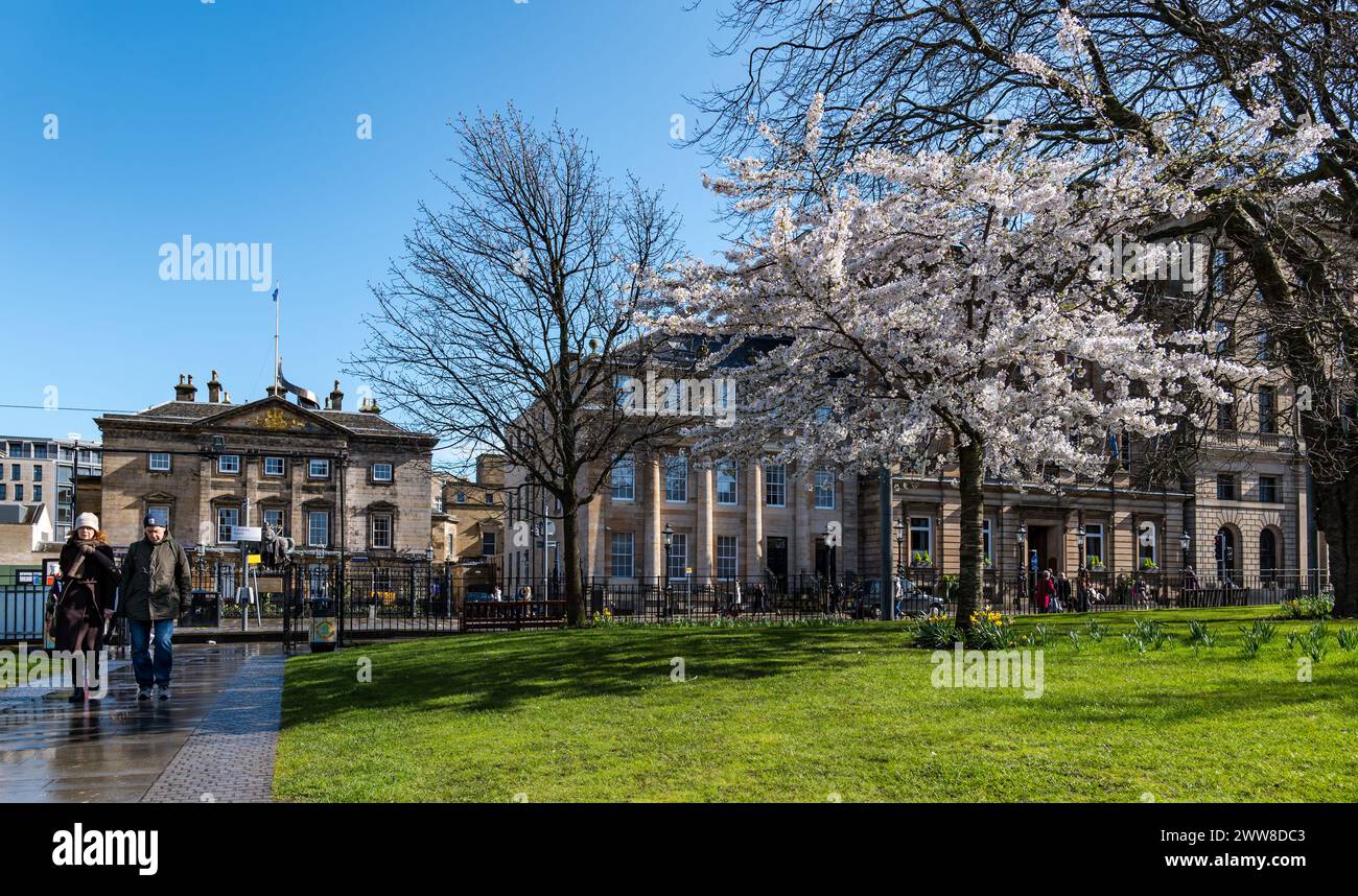 St Andrew Square, Edinburgh, Scotland, UK, 22nd March 2024. UK Weather ...