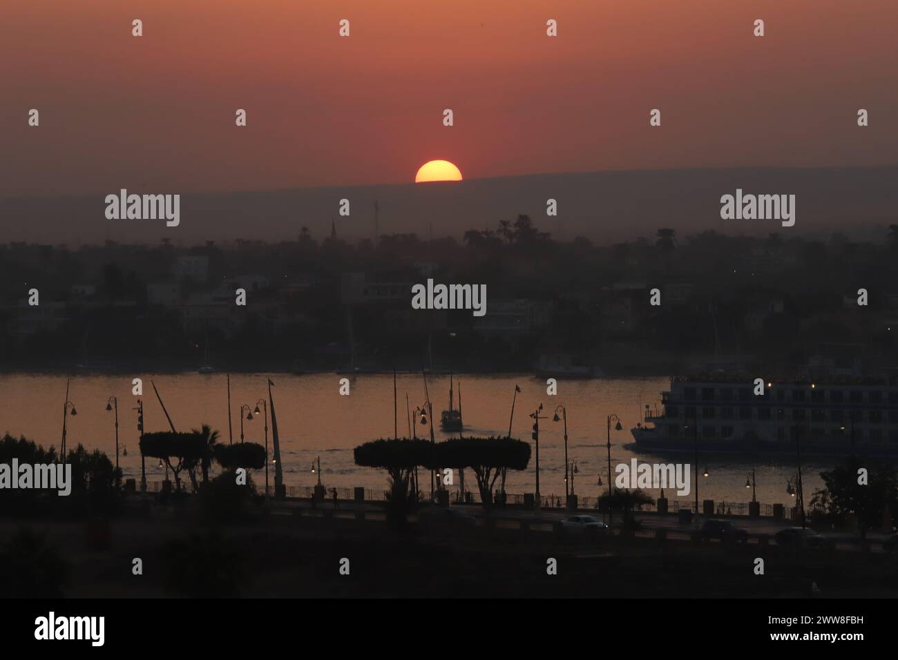 Unique sunset at Luxor Aswan Egypt. Beautiful sunset over the Nile ...