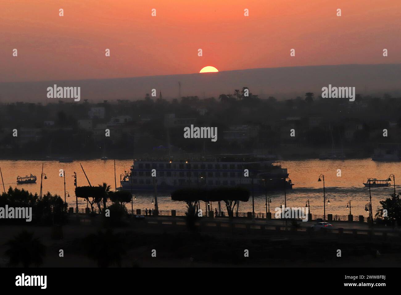 Unique sunset at Luxor Aswan Egypt. Beautiful sunset over the Nile ...