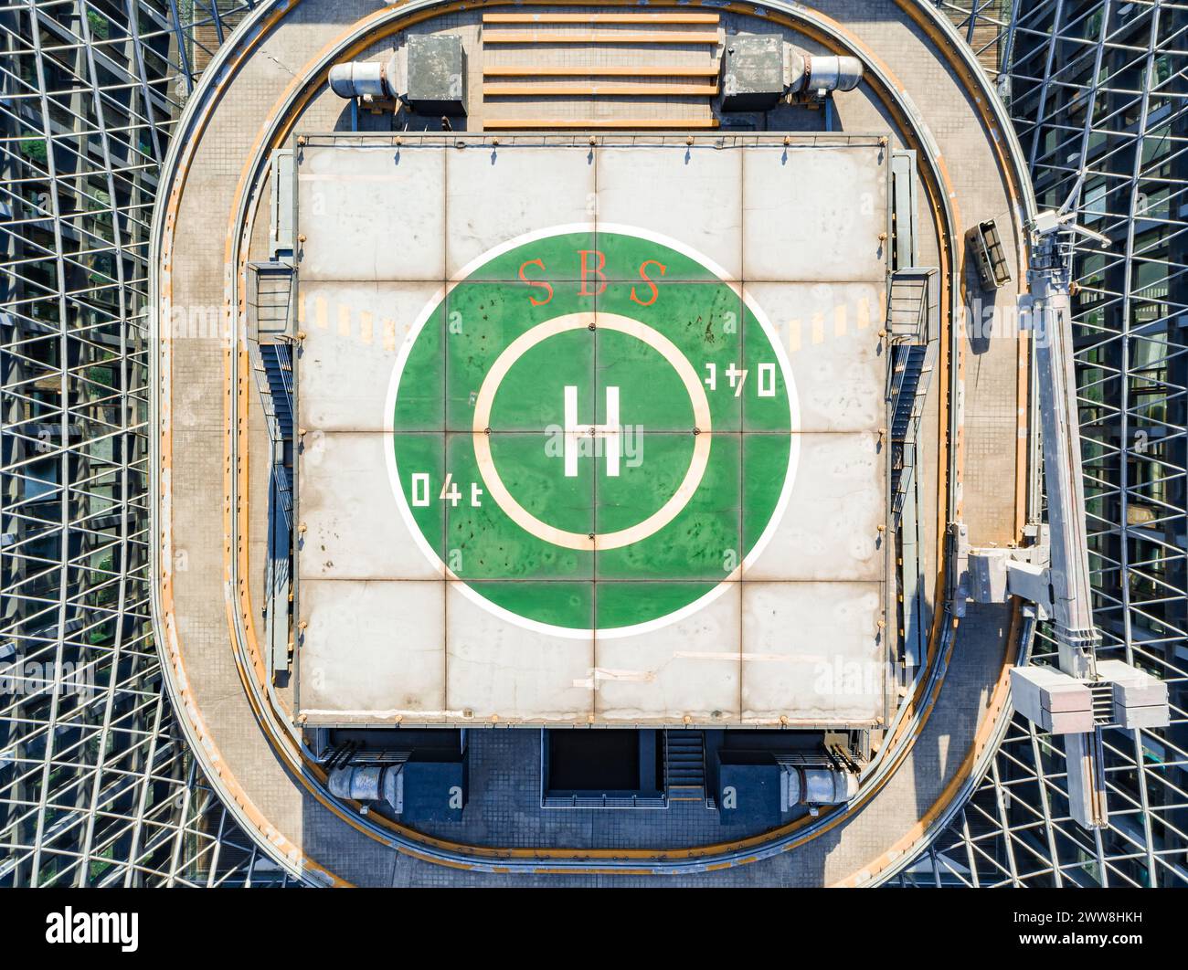Heliport on skyscraper roof hi-res stock photography and images - Alamy