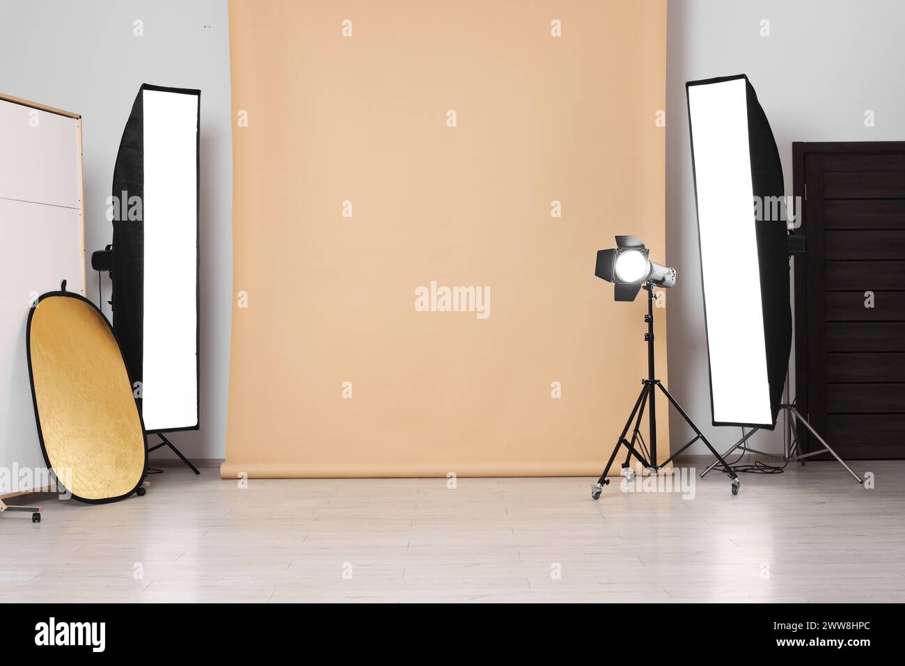 Beige background setup hi-res stock photography and images - Alamy