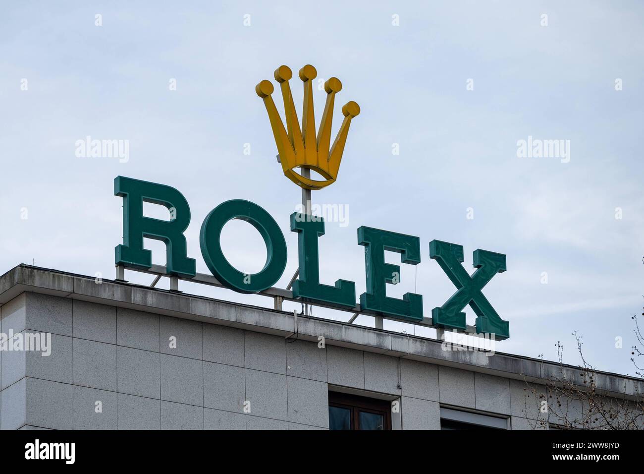 Rolex-Logo und Schriftzug auf Dach in Frankfurter Innenstadt 21.03.24 ...