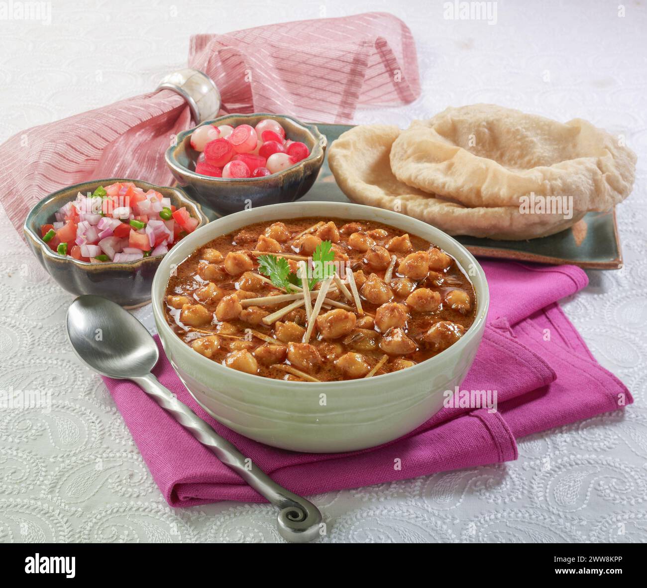 Lahori Chana Masala, Lahori style chickpeas curry with bhatura and ...