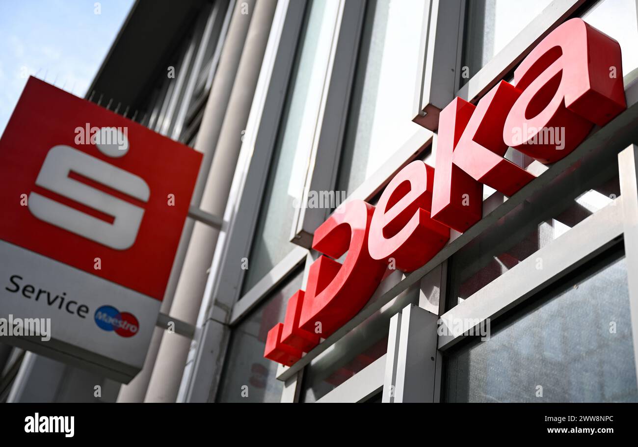 Savings bank logo hi-res stock photography and images - Alamy