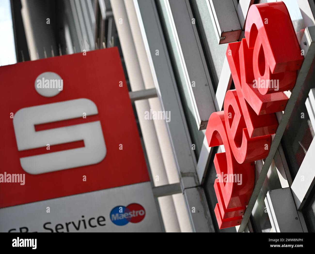 PRODUCTION - 22 March 2024, Hesse, Frankfurt/Main: The "Deka" logo of ...