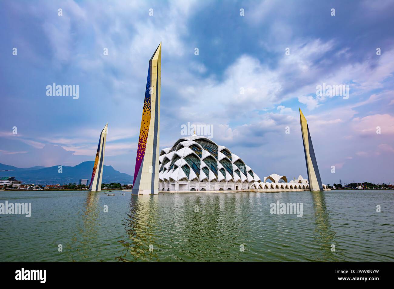 Masjid raya al jabbar hi-res stock photography and images - Alamy