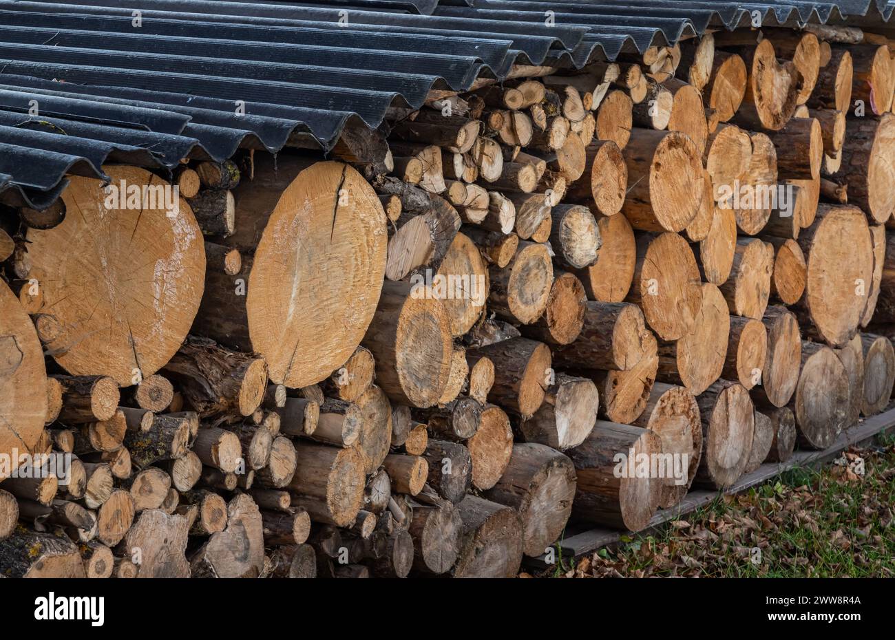 Firewood wood pile stacked triangle hi-res stock photography and images ...