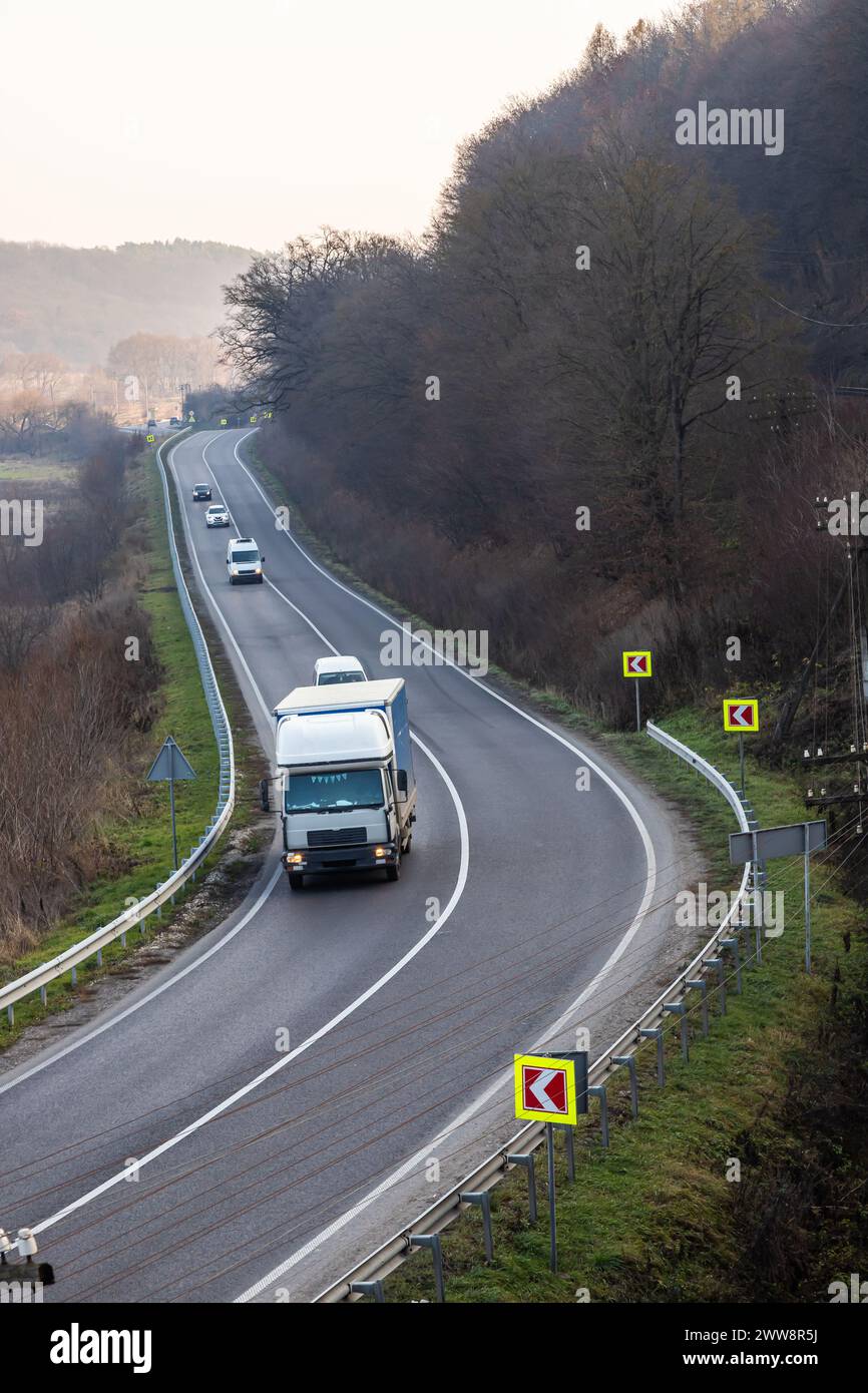 Road turns right environment hi-res stock photography and images - Alamy
