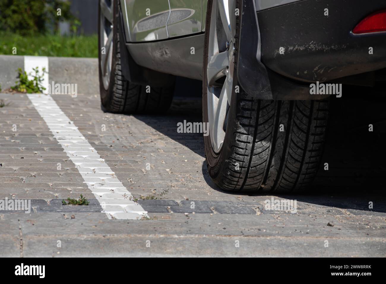 Flat car tire side view hi-res stock photography and images - Alamy