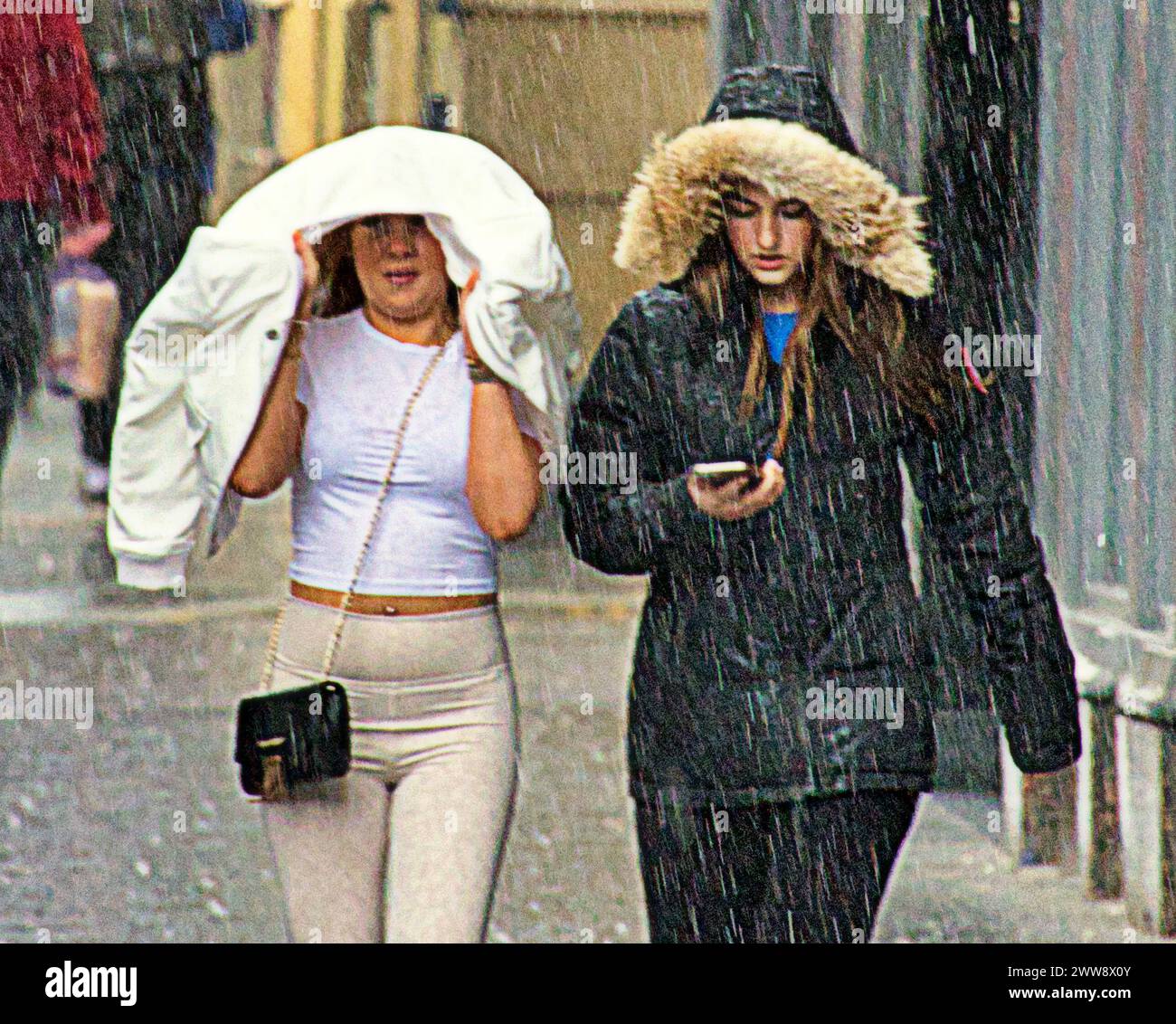 Glasgow, Scotland, UK. 22nd March, 2024: UK Weather: Gusty spring ...