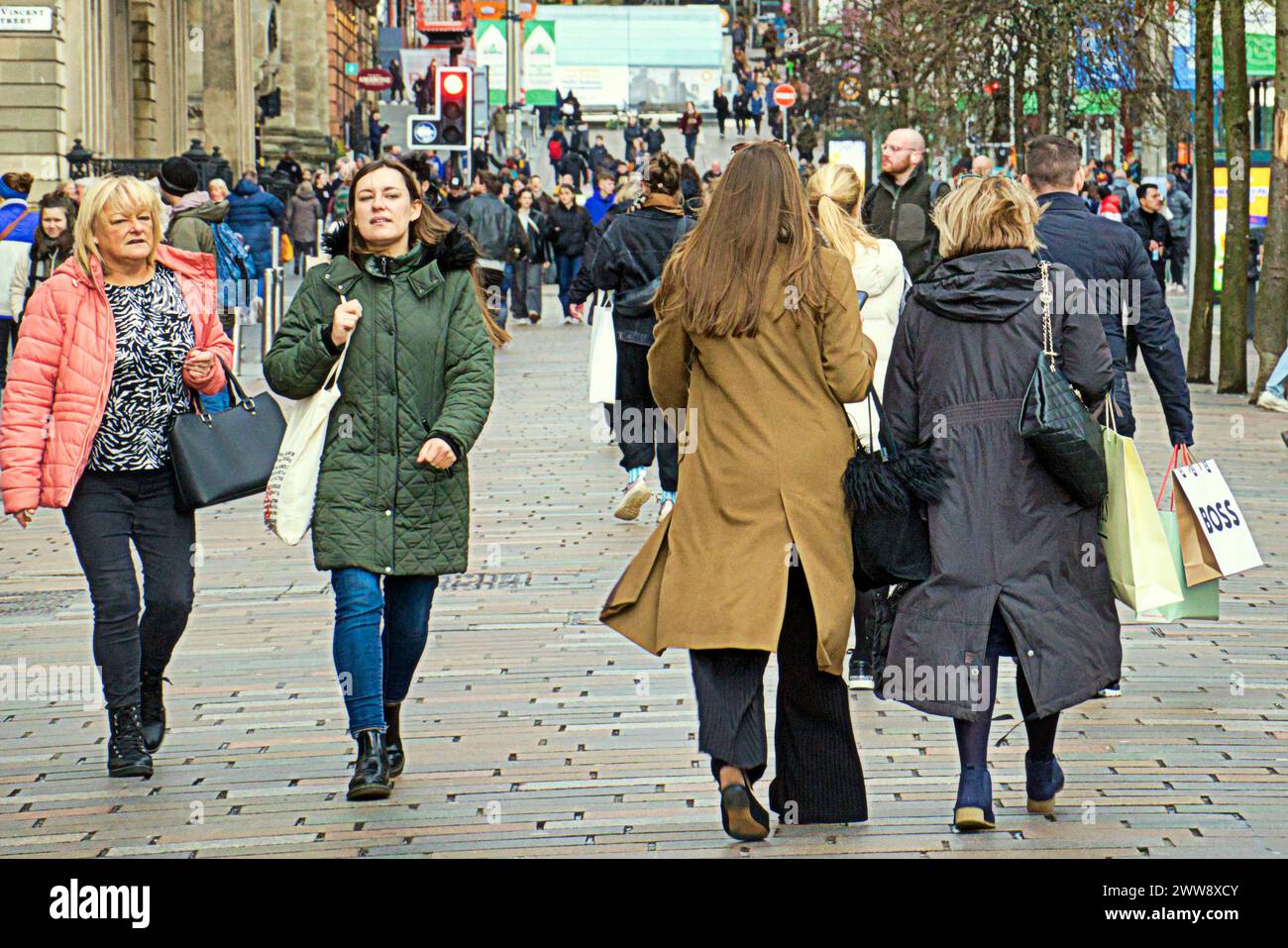 Glasgow, Scotland, UK. 22nd March, 2024: UK Weather: Gusty spring ...