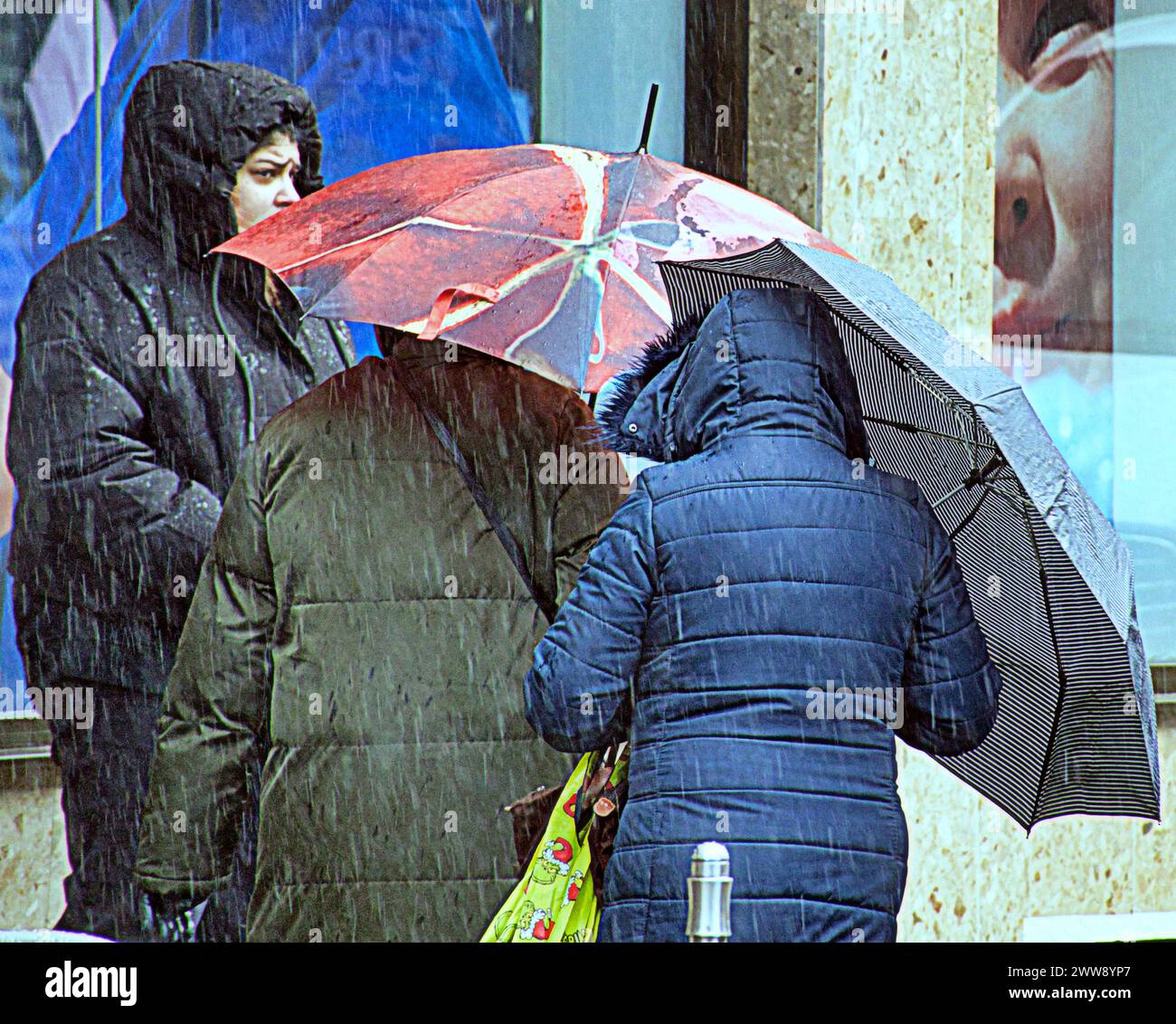 Glasgow, Scotland, UK. 22nd March, 2024: UK Weather: Gusty spring ...