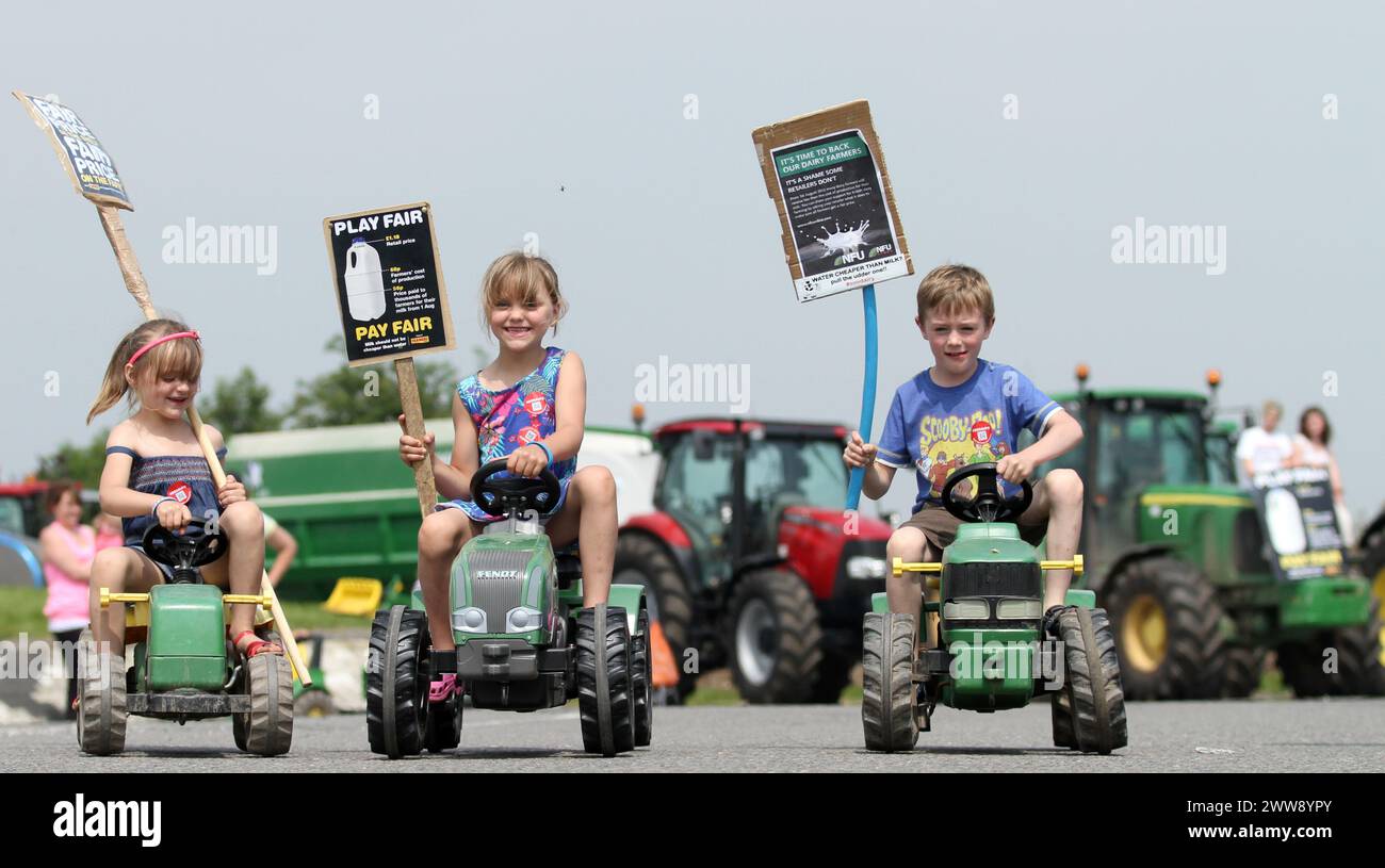 Toy tractors hi-res stock photography and images - Alamy