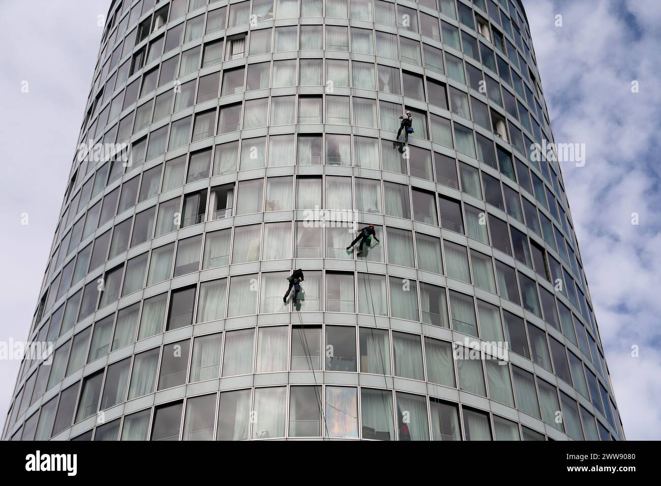 21/08/13 The iconic ‘Rotunda’ building, central Birmingham Spare a ...