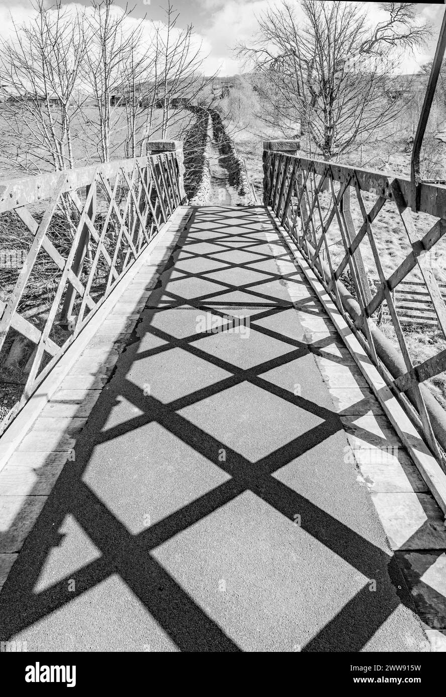 Double line railway bridge hi-res stock photography and images - Alamy