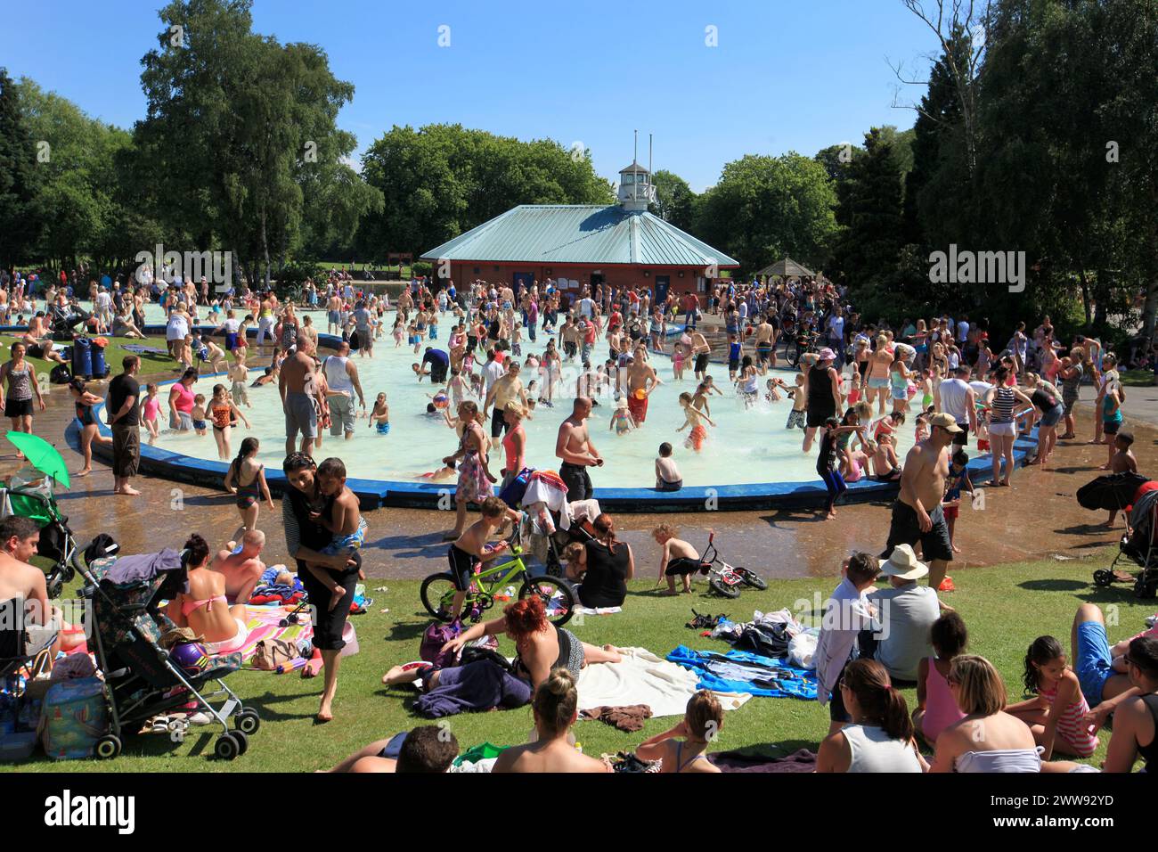 Nearest stop hi-res stock photography and images - Alamy