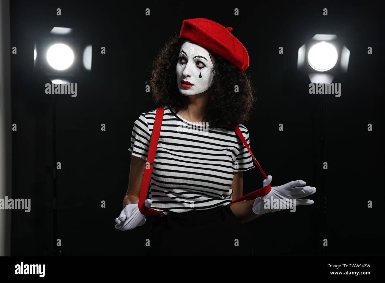 Mime costume hi-res stock photography and images - Alamy