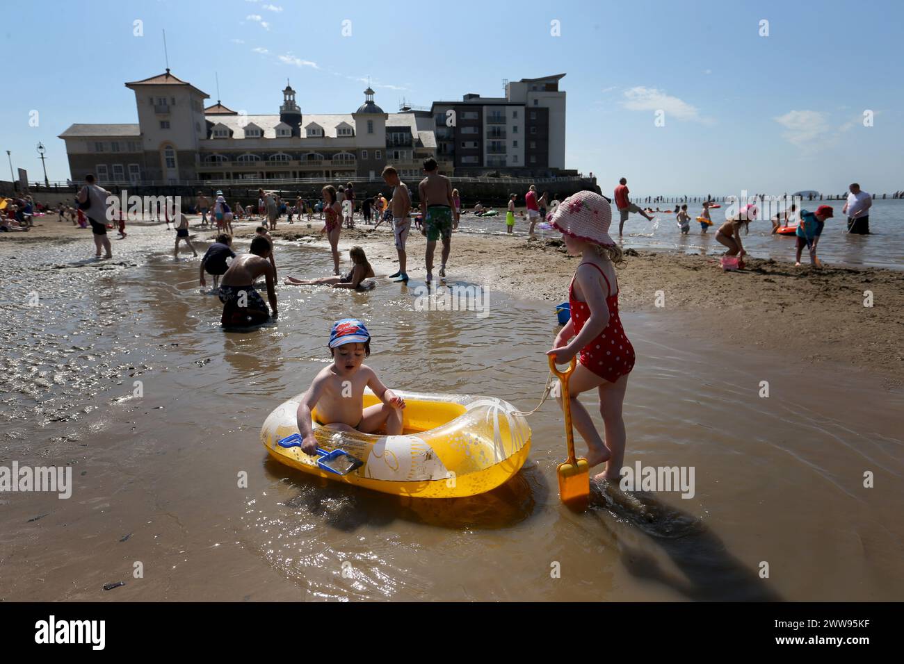 22/08/13 As temperatures continue to rise ahead of the Bank Holiday ...