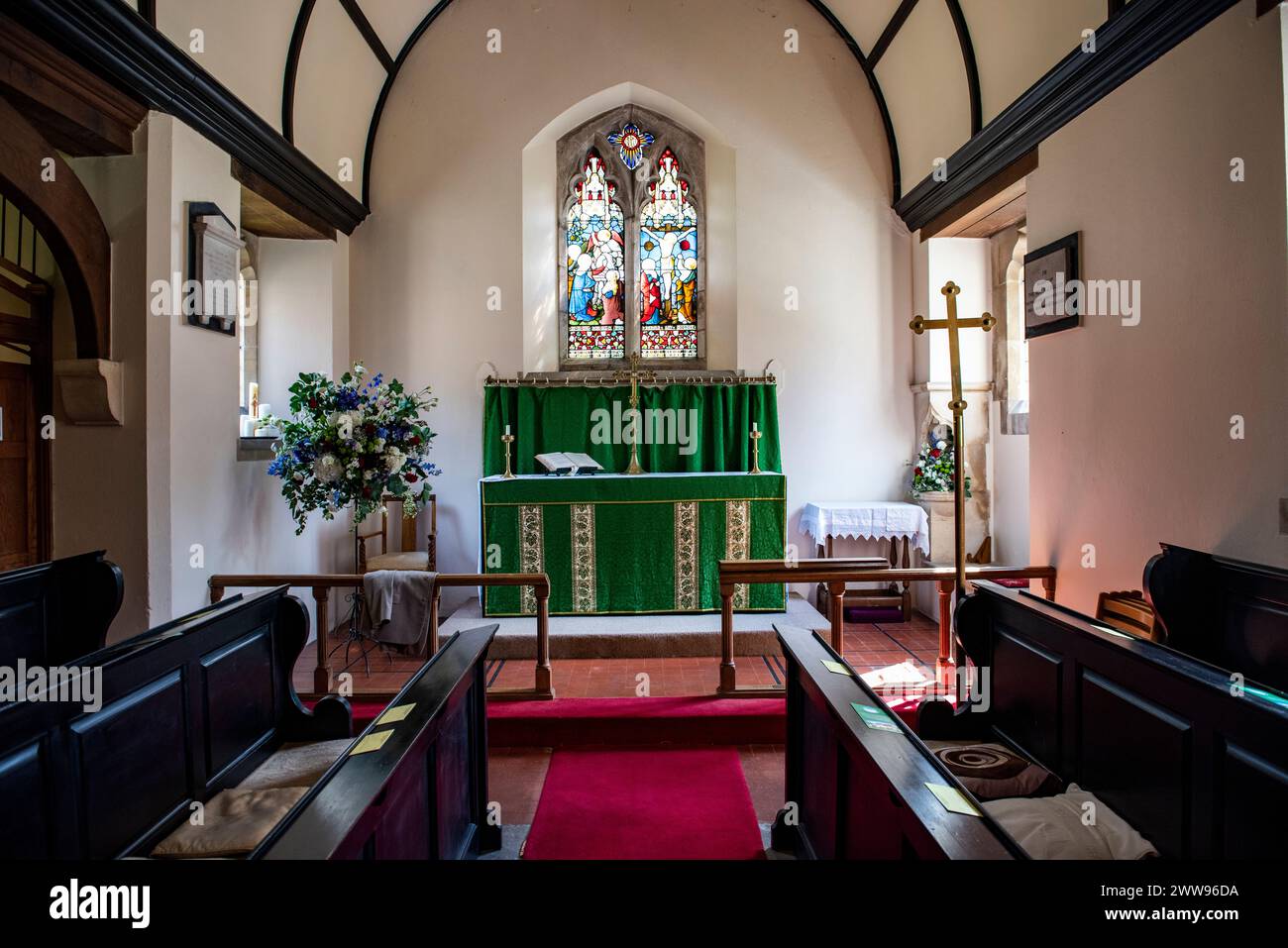 Small church interior hi-res stock photography and images - Alamy