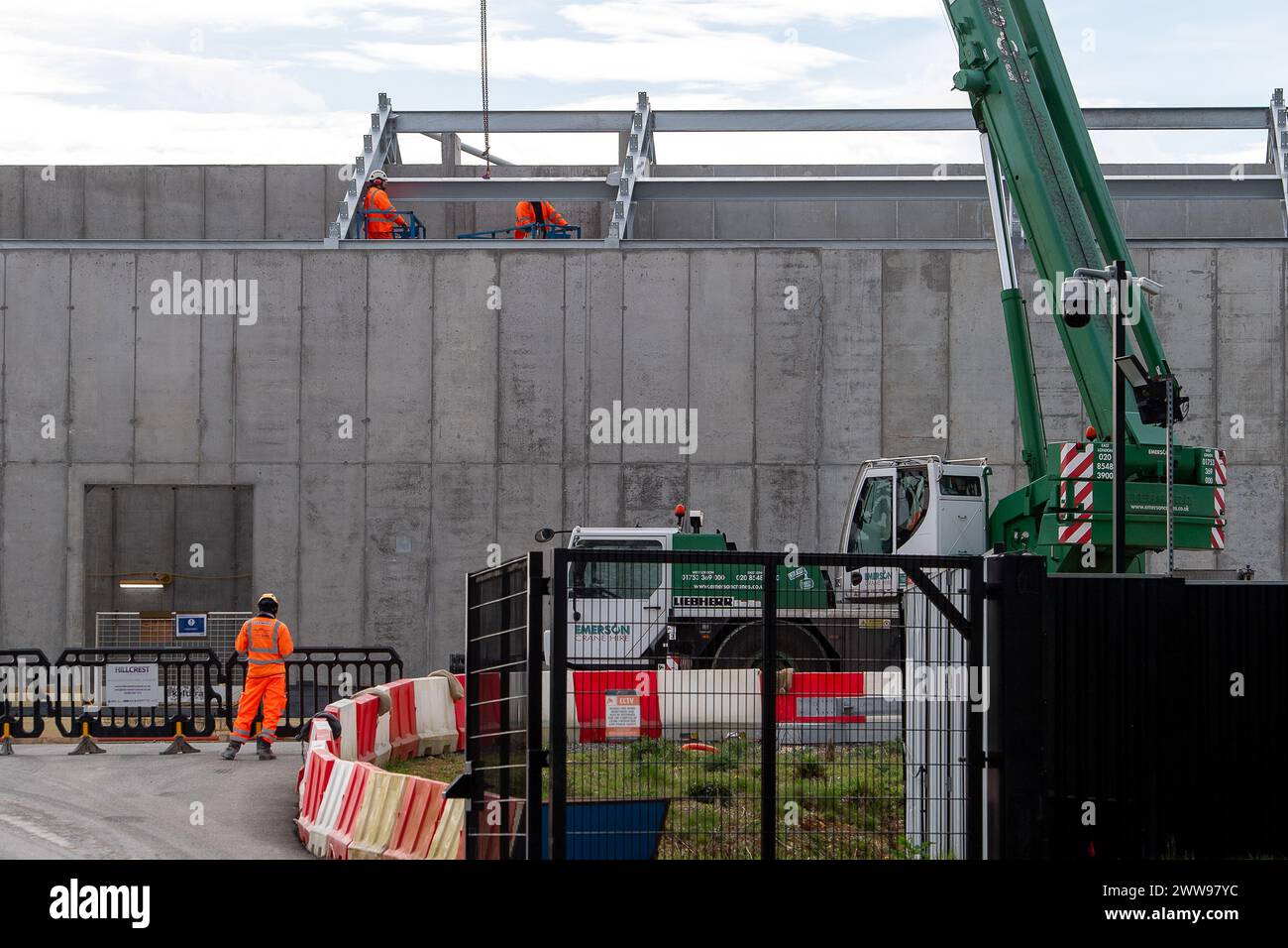South Heath, UK. 21st March, 2024. HS2 are building an intervention ...