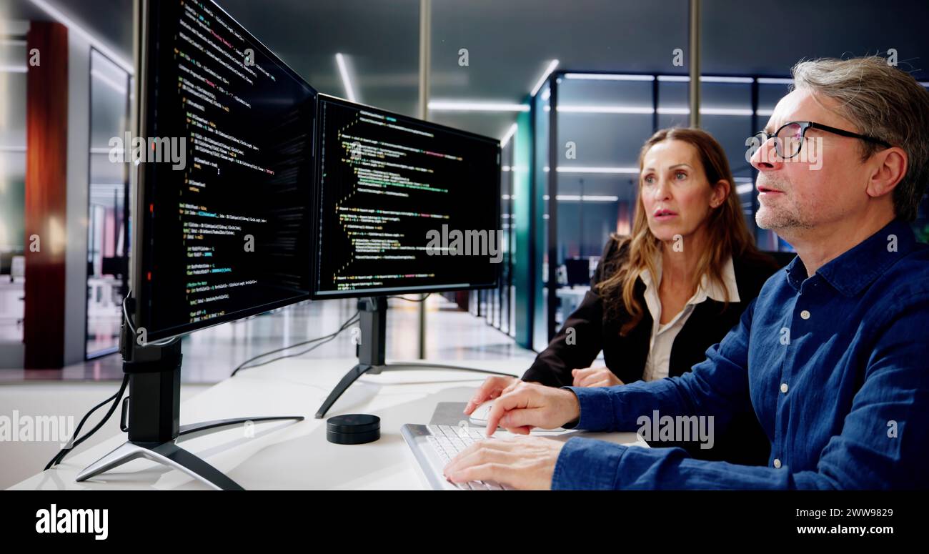 Agile Pair Programming And Extreme Coding. Business Software Stock Photo - Alamy
