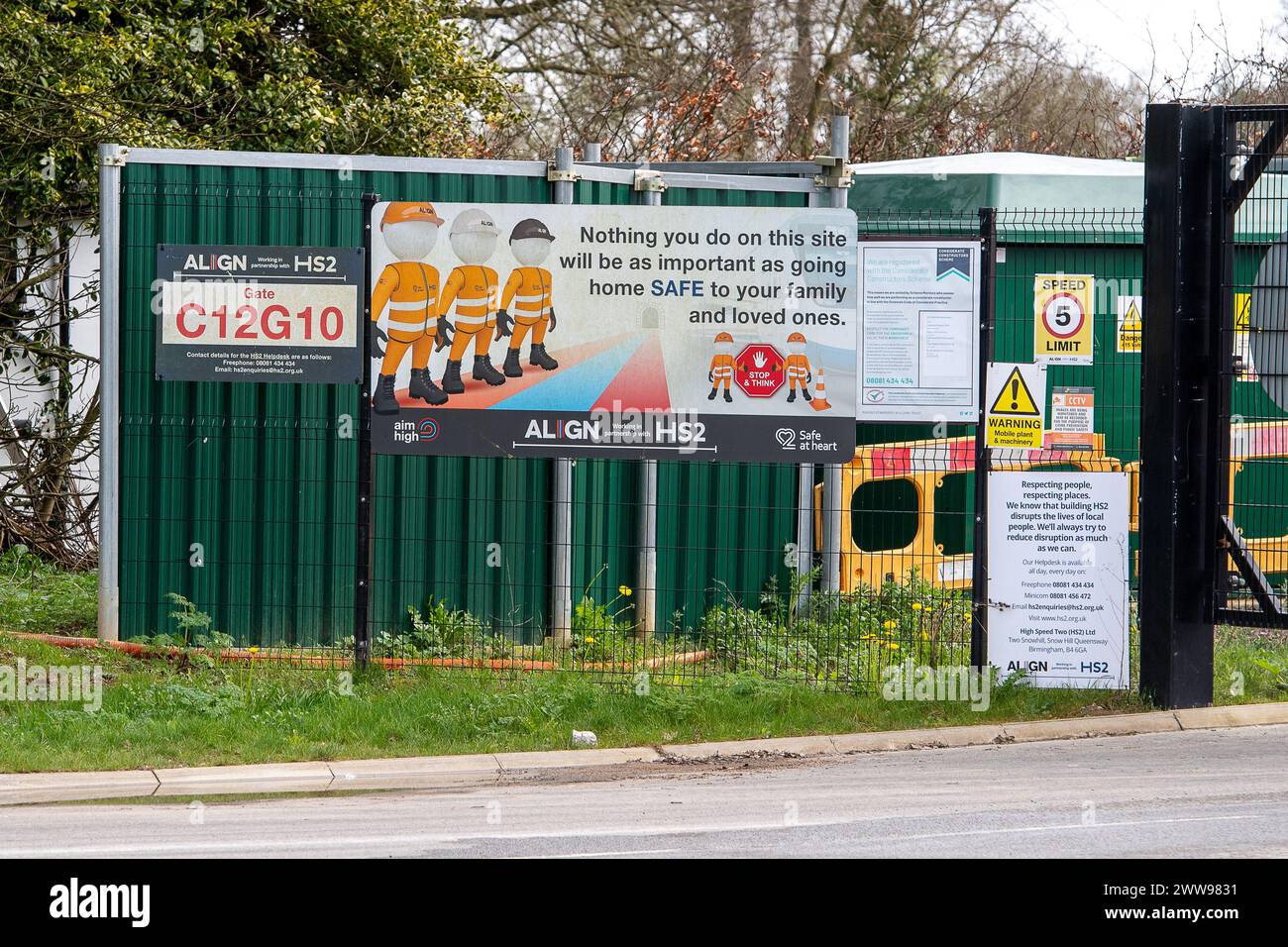 South Heath, UK. 21st March, 2024. HS2 are building an intervention ...