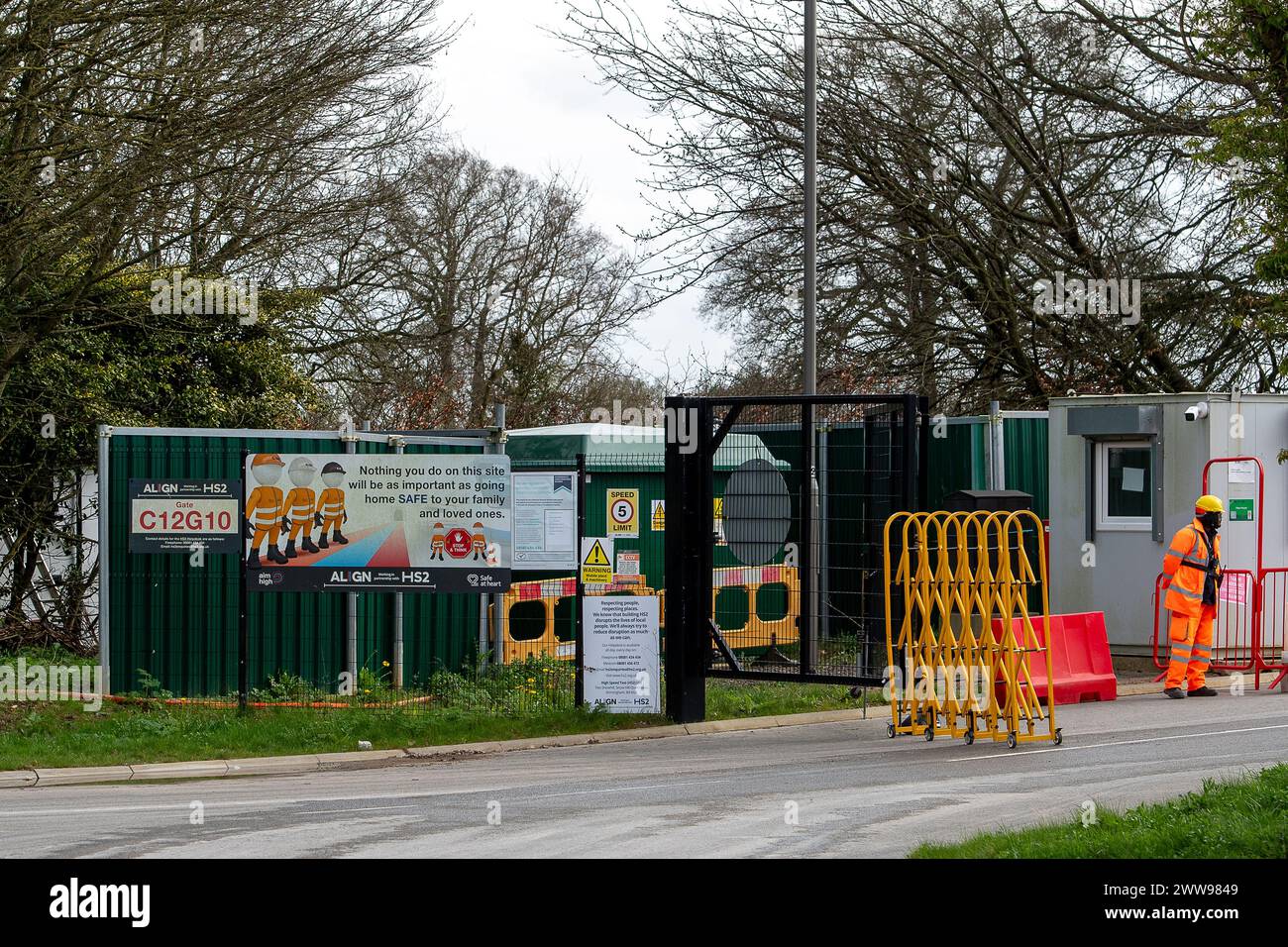 South Heath, UK. 21st March, 2024. HS2 are building an intervention ...