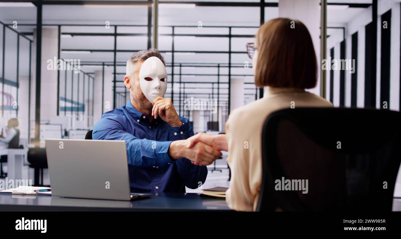 Insurance fraud car hi-res stock photography and images - Alamy