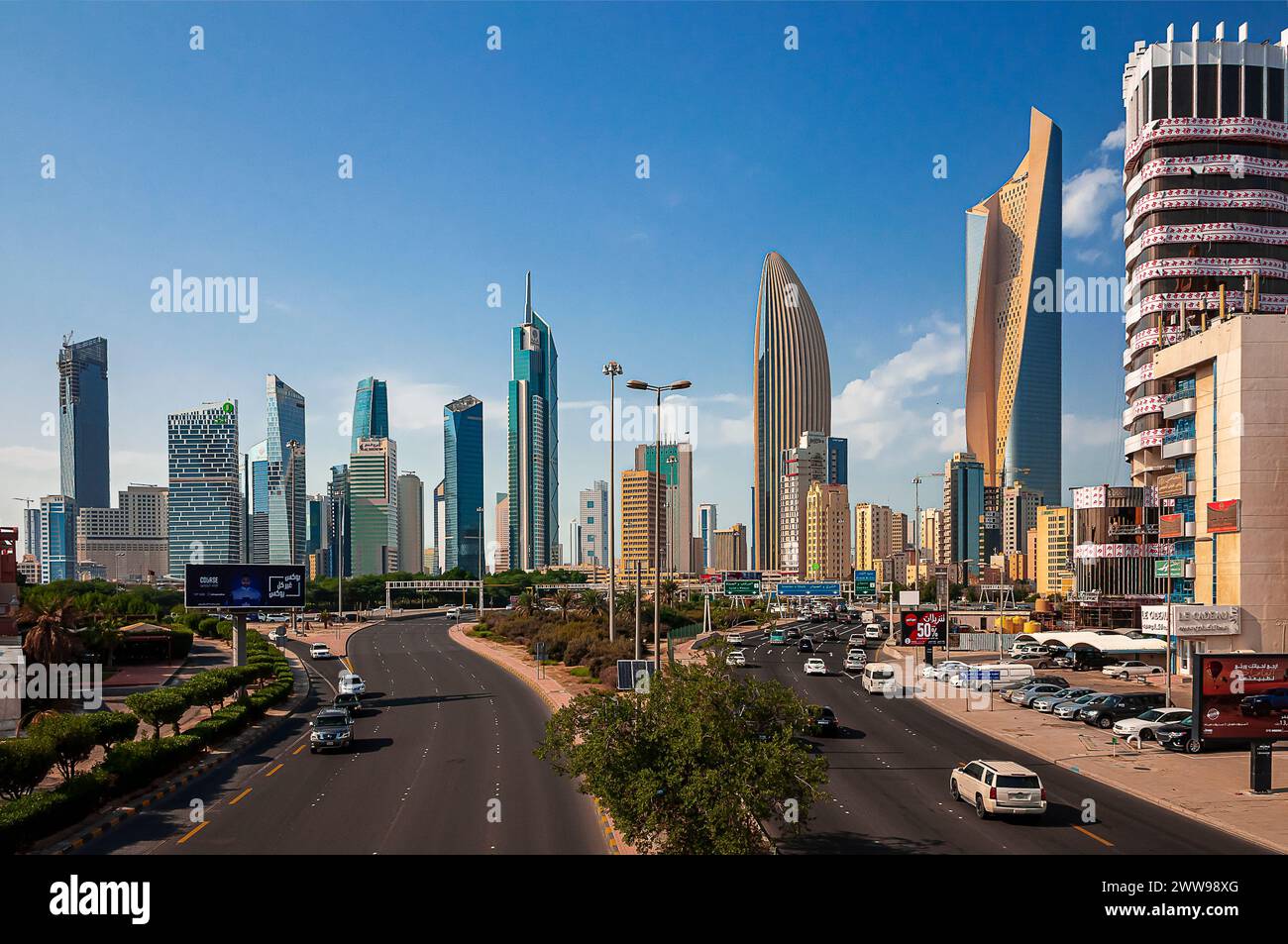 Construction skyscrapers kuwait city hi-res stock photography and ...