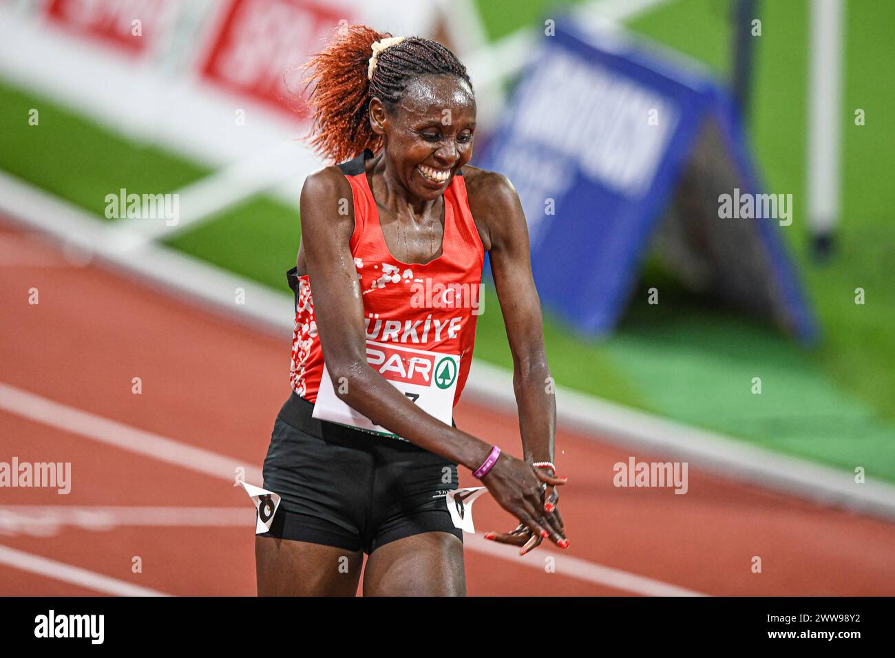 Yasemin Can (Turkey), Gold Medal. Women's 10,000 metres. European ...