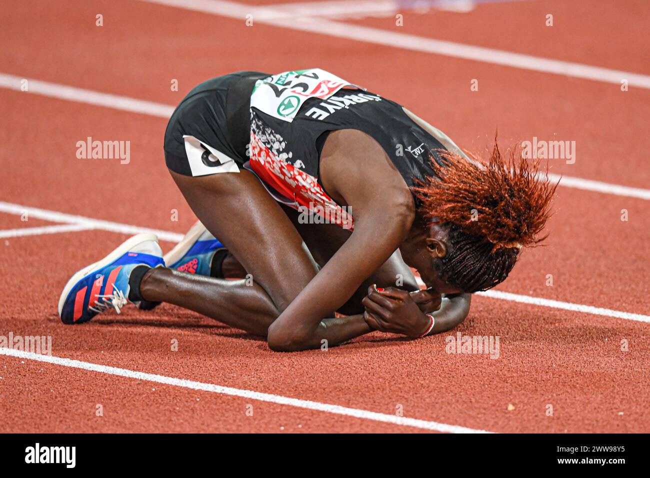 Yasemin Can (Turkey), Gold Medal. Women's 10,000 metres. European ...
