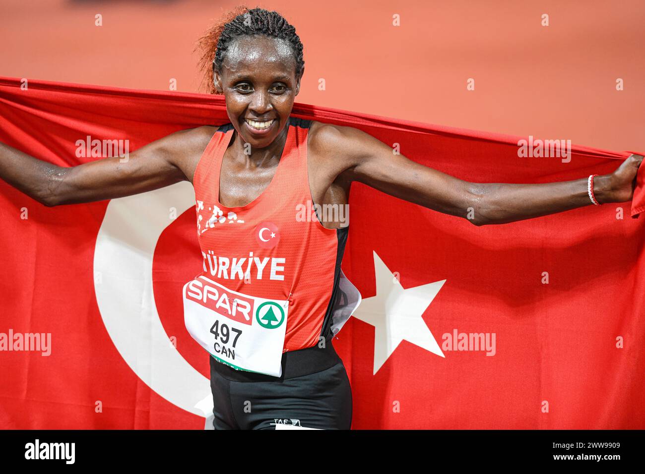 Yasemin Can (Turkey), Gold Medal. Women's 10,000 metres. European ...