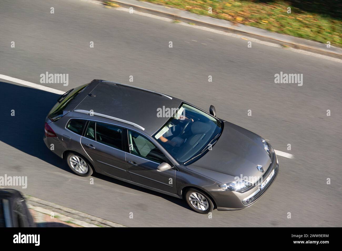 Renault laguna estate car hi-res stock photography and images - Alamy