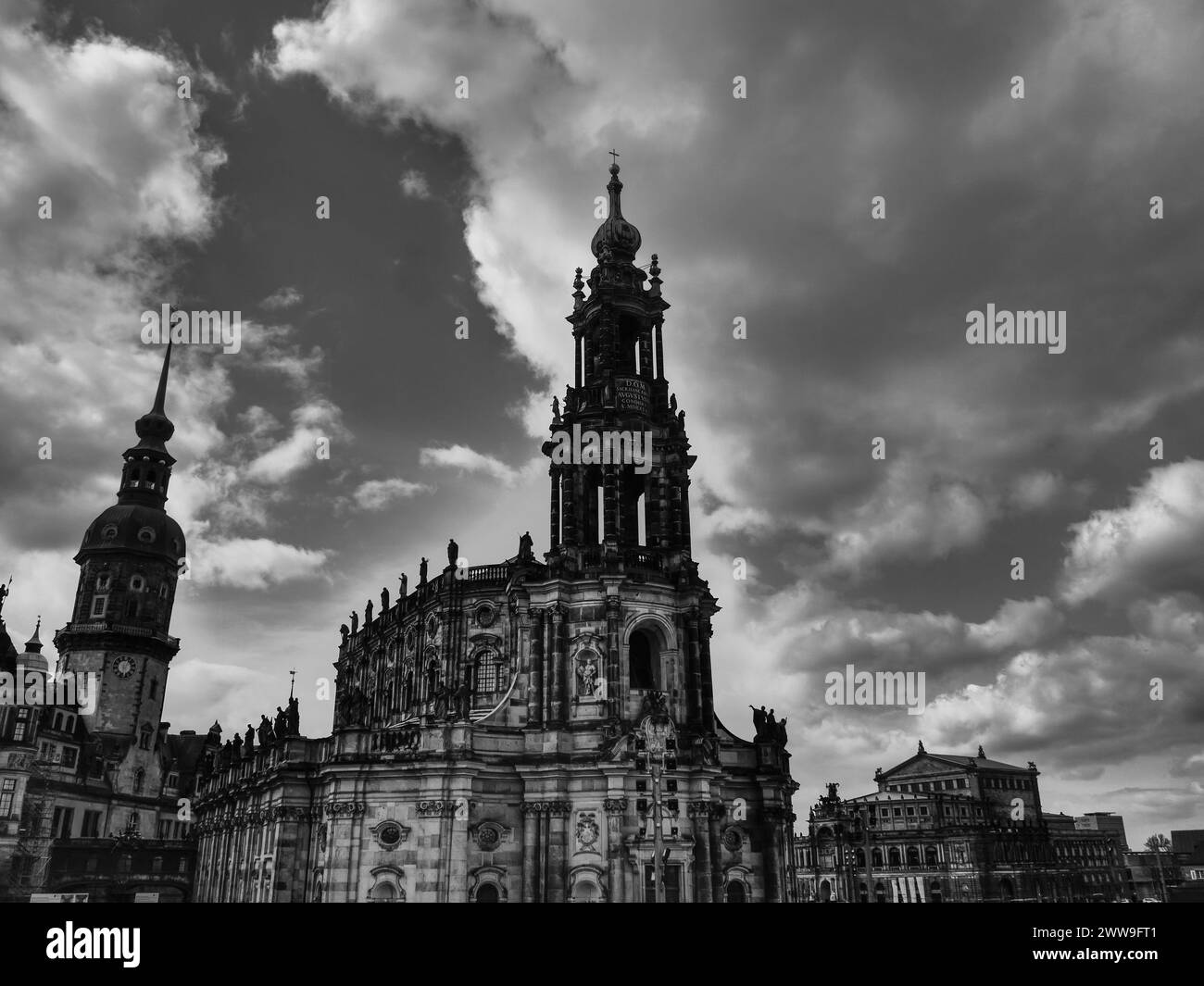 the city of Dresden at the elbe river Stock Photo - Alamy