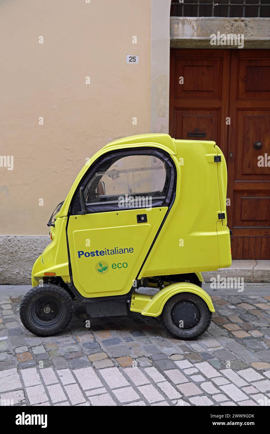 Poste italiane logistics hi-res stock photography and images - Alamy