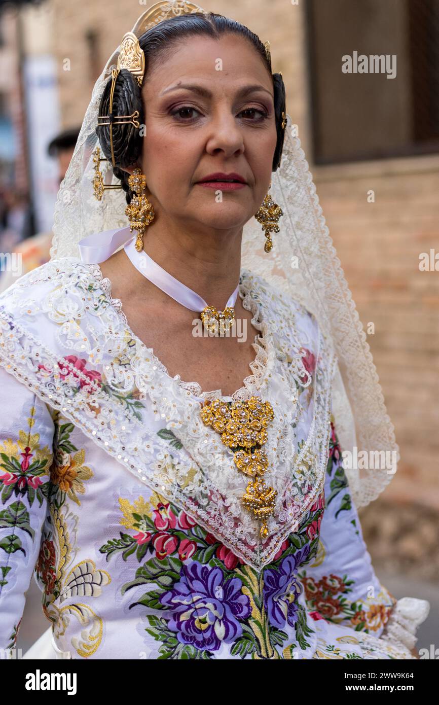 Elegance unveiled hi-res stock photography and images - Alamy