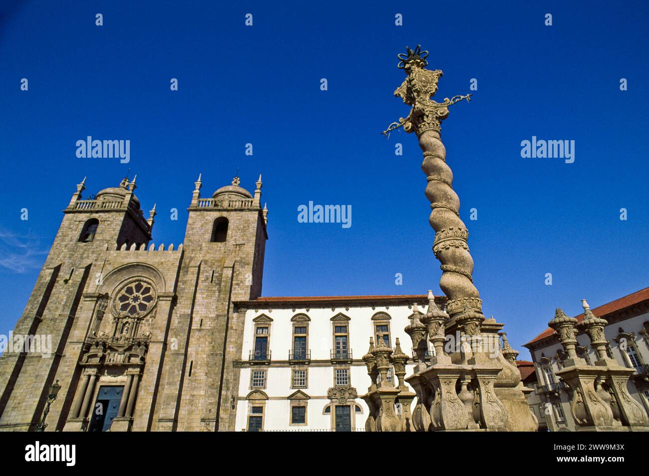 Oporto Se Cathedral, important Romanesque monument is one of Portugal's ...