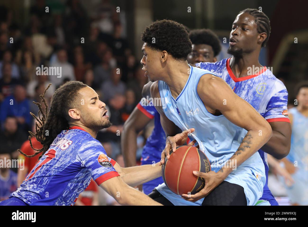 Thierry Larret/Maxppp. Basket Pro B : JA Vichy vs Rouen Metropole. Le 22 mars 2024, Palais des ...