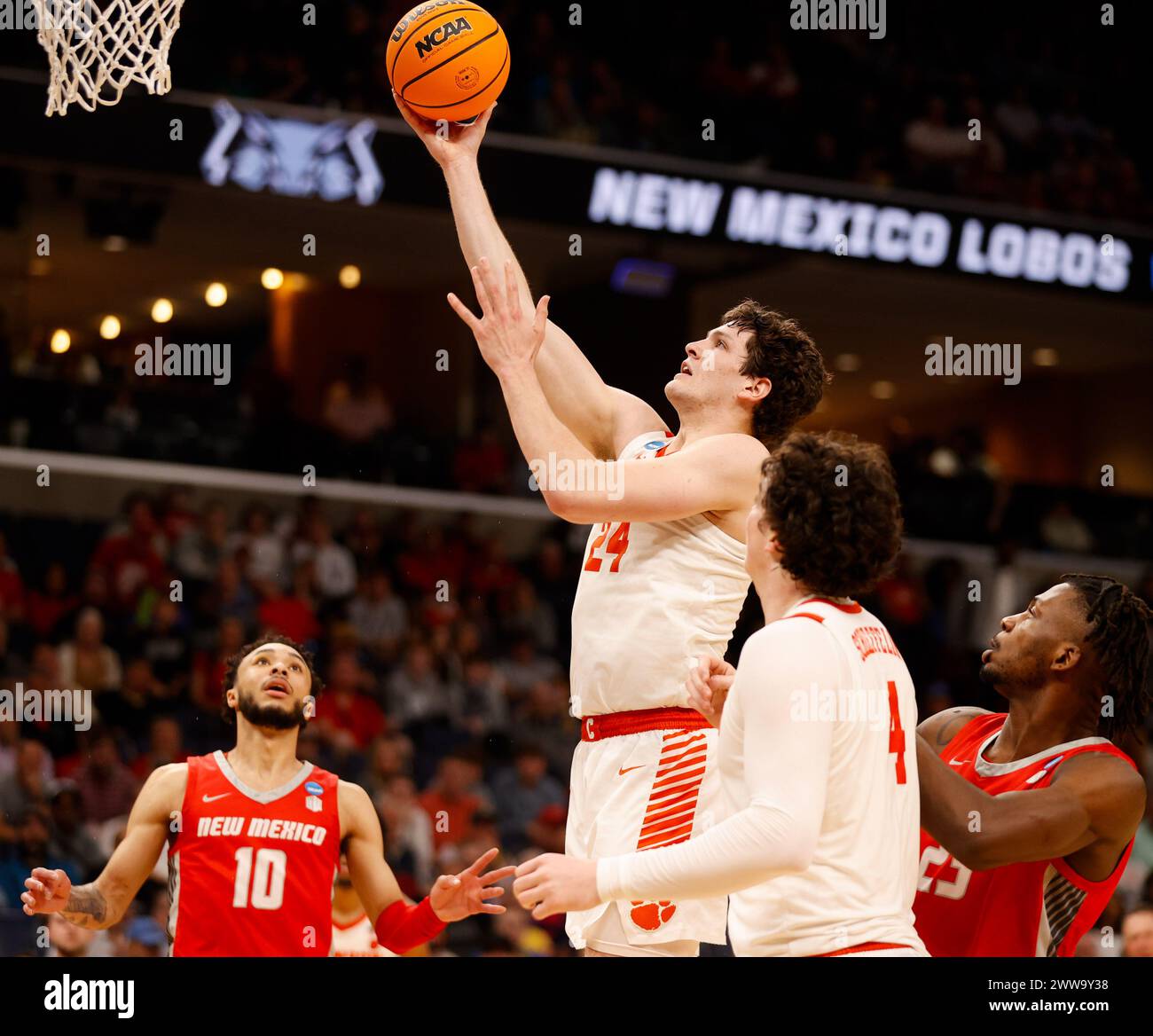 Memphis, Tennessee, USA. 22nd Mar, 2024. Clemson center PJ HALL (24 ...