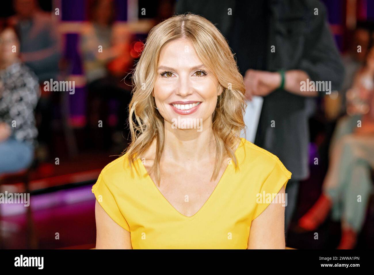 MDR - Riverboat. Ärztin und Moderatorin Dr. Julia Fischer anläßlich der ...