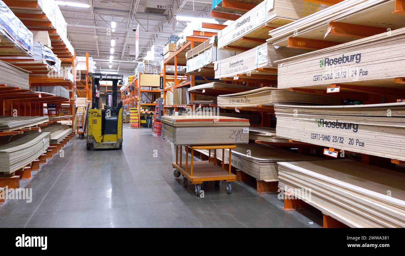 Efficient Aisle Organization at Home Improvement Store Stock Photo - Alamy