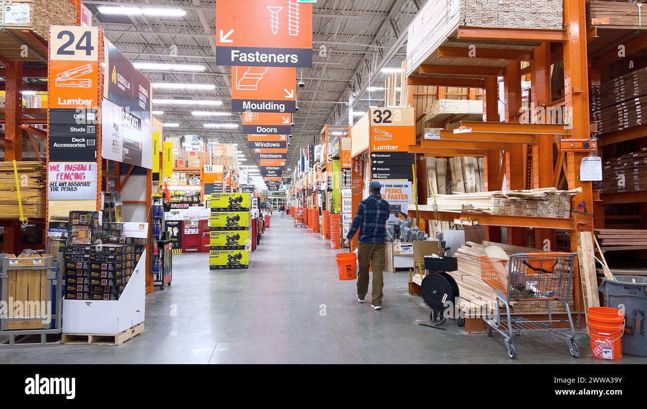 Efficient Aisle Organization at Home Improvement Store Stock Photo - Alamy